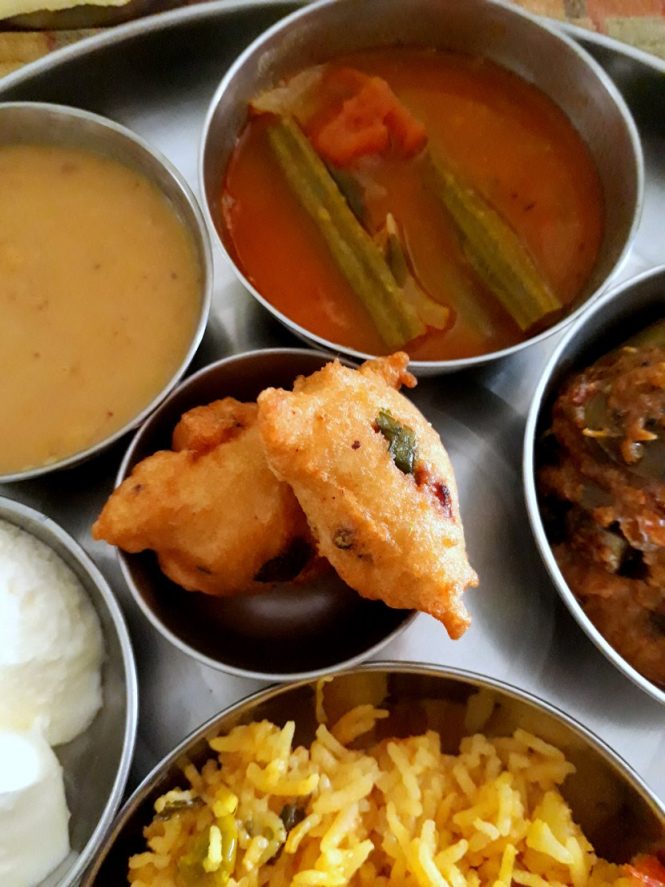 Udhi Bonda ~ Urad Dal Bondas!