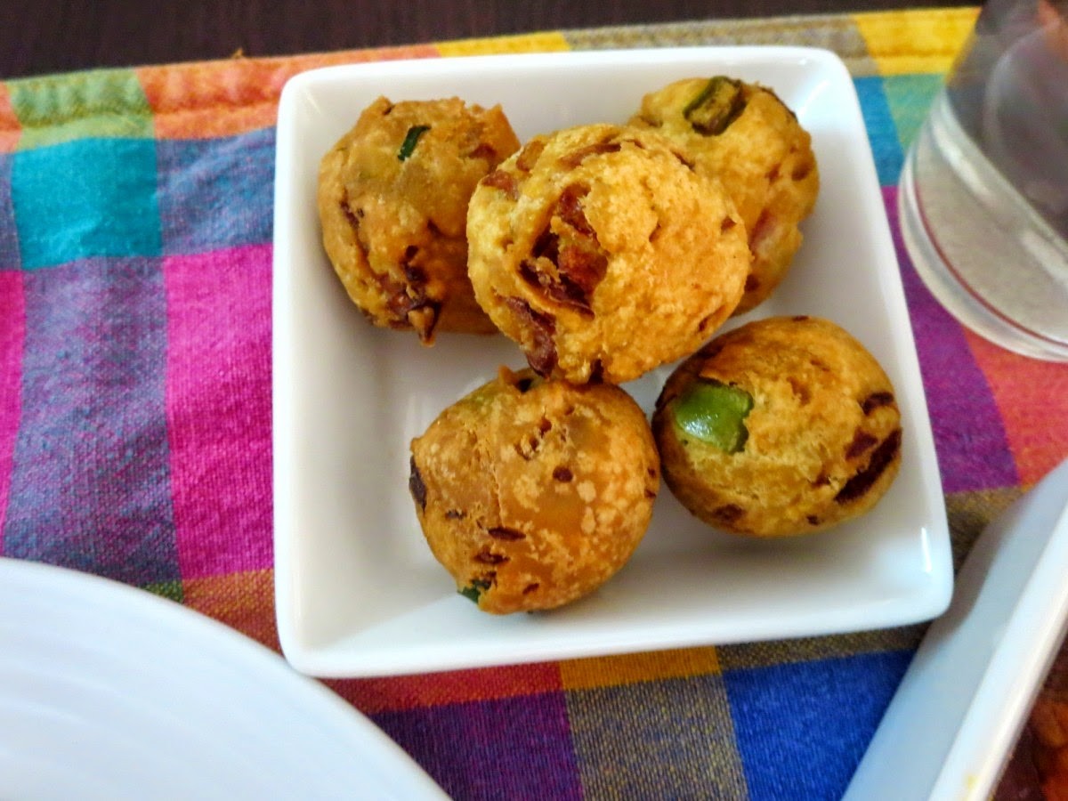 Medu Pakoda | Onion Cashew Medu Pakoda