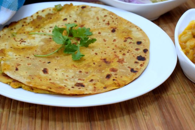 Peethi Ki Paronthi | Lentil Stuffed Flatbread
