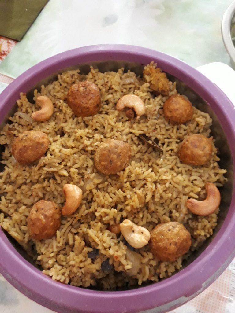 Goli Bhaat | Maharashtrian Varhadi Pulav