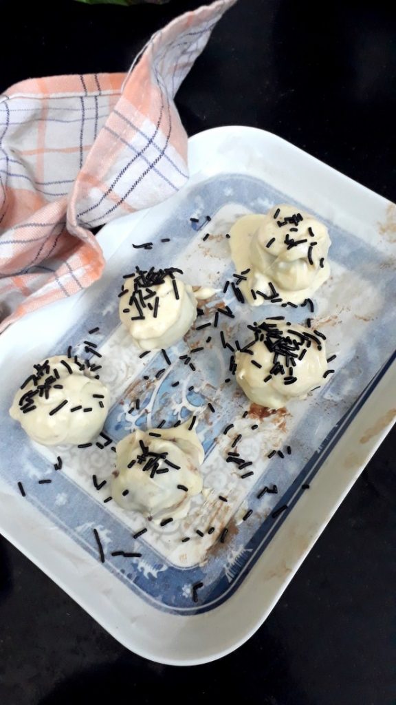 Paneer Chocolate Truffle with Rasgulla